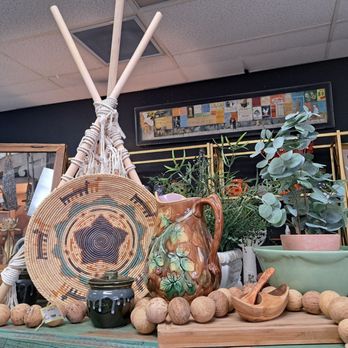 WILLOW TREE - Updated January 2026 - 325 Photos & 36 Verified Reviews ...