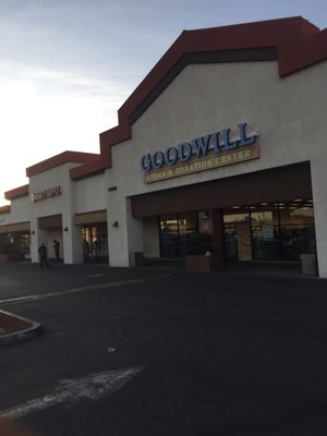 GOODWILL SOUTHERN CALIFORNIA RETAIL STORE & DONATION CENTER - Updated ...