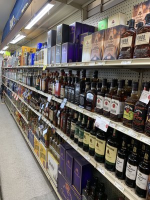 HIGHLAND LIQUOR STORE - Updated October 2025 - 1619 E Cass St, Joliet ...