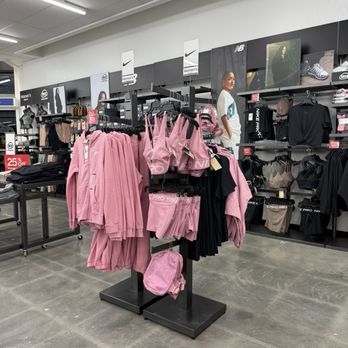 WSS - Updated October 2025 - 26 Photos & 10 Reviews - 25829 Narbonne ...