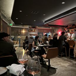 ROBIN - Updated October 2025 - 5159 Photos & 633 Reviews - 620 Gough St ...