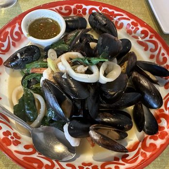 THE PADAEK - Updated October 2025 - 64 Photos & 43 Reviews - 120 S Main ...