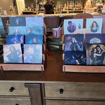 THE BOOKISH SHOP - Updated October 2025 - 170 Photos & 60 Reviews - 60 ...