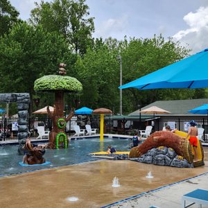 CROSS CREEK RV PARK - Updated June 2025 - 18 Photos - 142 Soaring Hawk ...