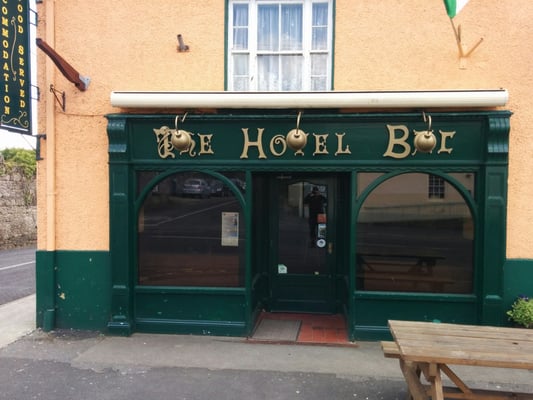 MOUNTSHANNON HOTEL - Main Street, Castleconnell, Co. Limerick, Republic ...