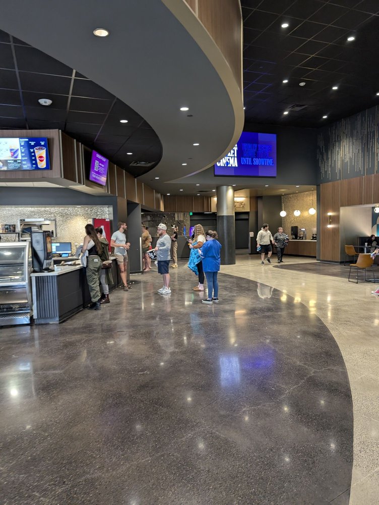 MEGAPLEX 12 THEATRE - Updated August 2025 - 68 Photos & 121 Reviews ...