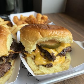 GOTHAM BURGER SOCIAL CLUB - Updated July 2024 - 228 Photos & 102 ...