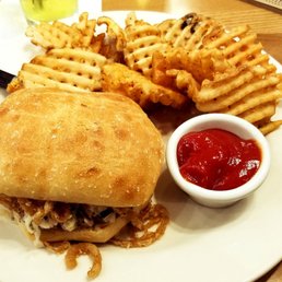 THE TAVERN GRILL - FARGO - 57 Photos & 98 Reviews - 4504 32nd Ave S ...