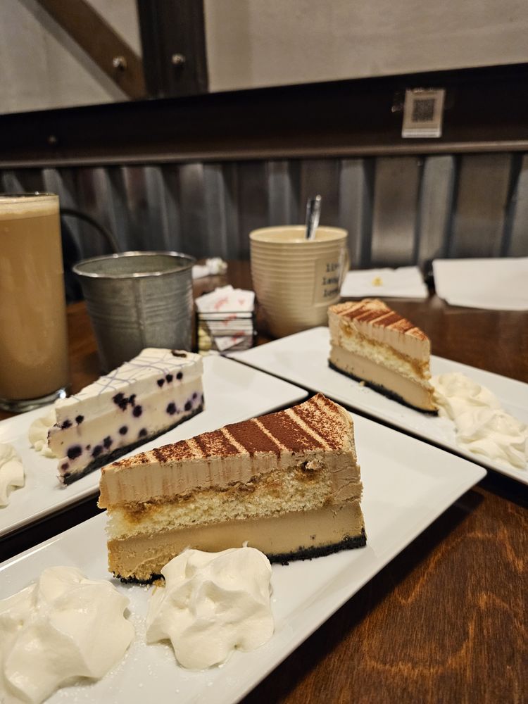 GREEN GROTTO - Updated October 2024 - 177 Photos & 111 Reviews - 8-3920 ...