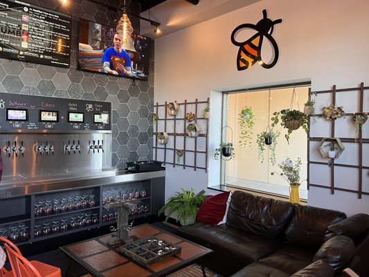 THE RUSTY BUMBLEBEE - Updated December 2025 - 73 Photos & 25 Reviews ...