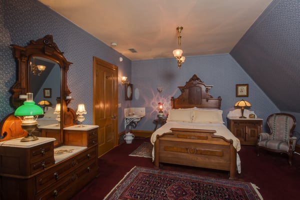 ALLYN MANSION - Updated January 2026 - 98 Photos - 511 E Walworth Ave ...