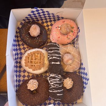 DG DOUGHNUTS - Updated December 2024 - 1392 Photos & 468 Reviews - 29 W ...