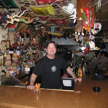 CLOSE QUARTERS PUB - Updated December 2025 - 35 Photos & 44 Reviews ...