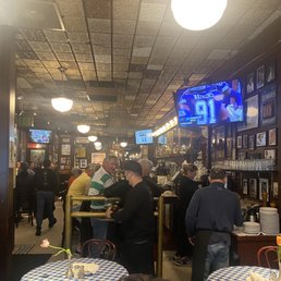 PERRY’S - SAN FRANCISCO - Updated July 2025 - 308 Photos & 724 Reviews ...