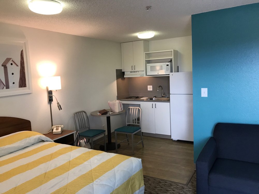 INTOWN SUITES - Updated October 2024 - 15 Reviews - 4314 W Ina Rd ...