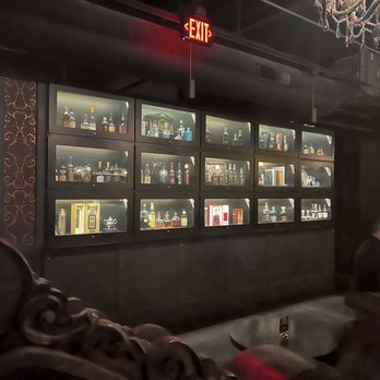 THE WHITE RABBIT BAR - 455 Photos & 345 Reviews - 207 N Gilbert Rd ...