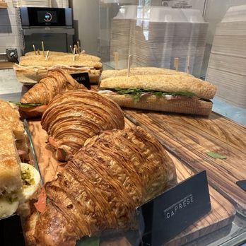 MOMONA BAKERY & COFFEE SHOP - Updated December 2025 - 860 Photos & 359 ...