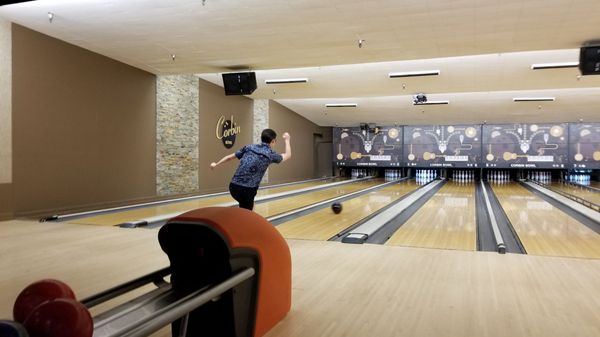 CORBIN BOWL - 174 Photos & 381 Reviews - 19616 Ventura Blvd, Tarzana ...