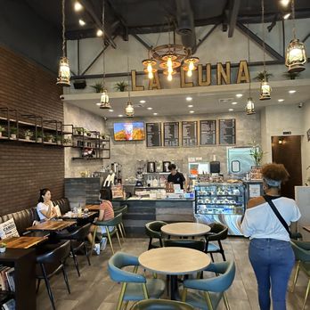 LA LUNA TEA AND DESSERT BAR Las Vegas, NV - Updated November 2024 - 699 ...