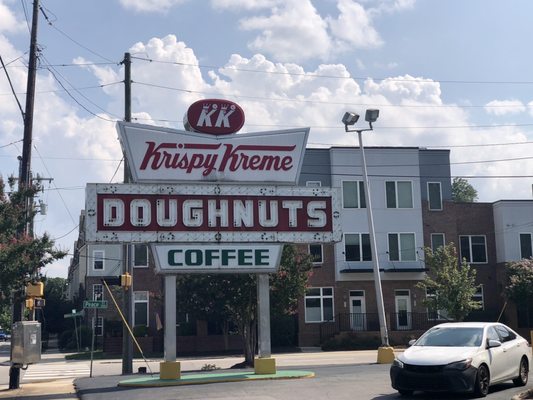 KRISPY KREME - 256 Photos & 154 Reviews - 549 N Person St, Raleigh, NC ...