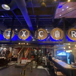 SIX CAR PUB & BREWERY - Updated June 2025 - 208 Photos & 222 Reviews ...