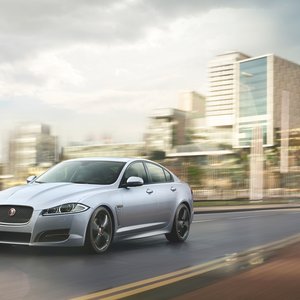 LAND ROVER MAIN LINE - Updated September 2025 - 26 Reviews - 325 East ...