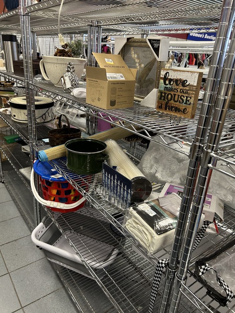 Goodwill - Updated May 2026 - 13 Photos & 23 Reviews - 1 W Broad St ...