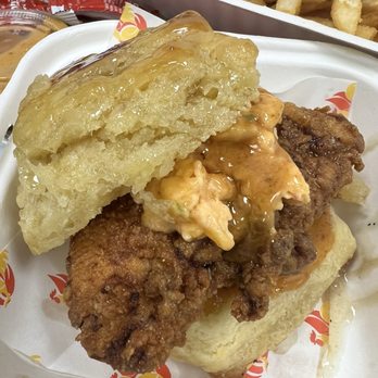 FLUFFIES HOT CHICKEN - BAYONNE - Updated January 2026 - 58 Photos & 58 ...