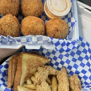 SUPERSONIC WINGS - Updated October 2025 - 39 Photos & 22 Reviews - 1109 ...