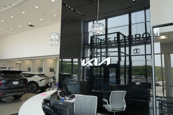 RUSS DARROW KIA OF WAUWATOSA - Updated February 2026 - 59 Photos & 90 Reviews - 1901 N Mayfair ...