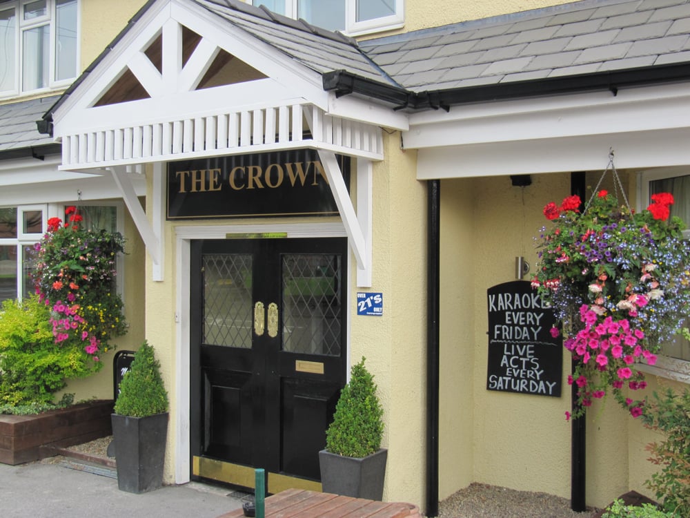 THE CROWN INN - Updated September 2025 - 96 Stockport Road EAst ...
