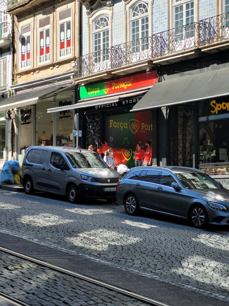FORÇA PORTUGAL - Updated July 2025 - 13 Photos - R. de Santa Catarina ...