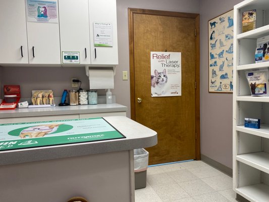 EVERGREEN ANIMAL HOSPITAL - Updated April 2026 - 33 Photos & 13 Reviews ...