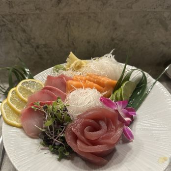 RAYZA’S RESTAURANT - Updated November 2025 - 128 Photos & 77 Reviews ...