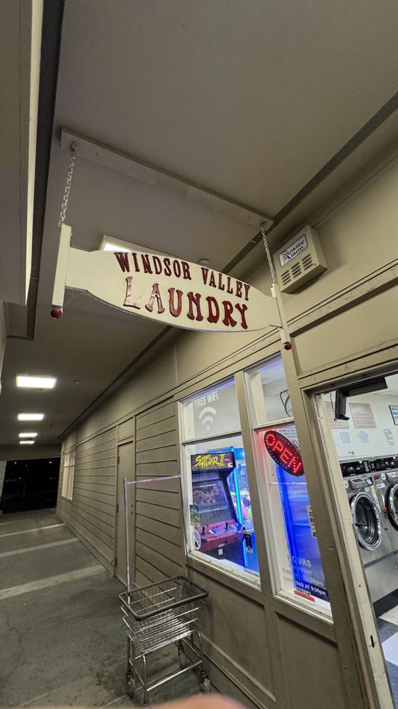 WINDSOR WASH AND DRY - Updated September 2025 - 10 Photos - 8896 ...