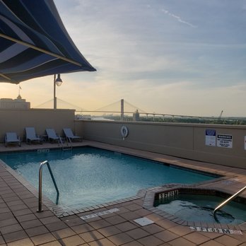 HOLIDAY INN EXPRESS SAVANNAH-HISTORIC DISTRICT - Updated July 2024 ...