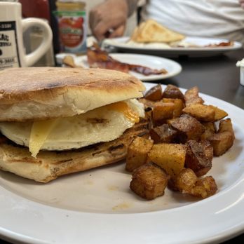 LEXI-LU’S PLACE - Updated October 2025 - 63 Photos & 25 Reviews - 1133 ...