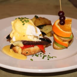 LOCALS - Updated December 2025 - 86 Photos & 115 Reviews - 1760 ...