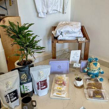 PANGOLIN CAFÉ - Updated July 2024 - 598 Photos & 276 Reviews - 955 S ...