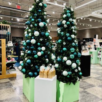 BLOOMIE’S BY BLOOMINGDALE’S - Updated December 2025 - 121 Photos & 25 ...