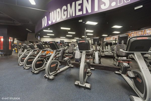 CRUNCH FITNESS - TAMPA PALMS - Updated December 2025 - 42 Photos & 111 ...