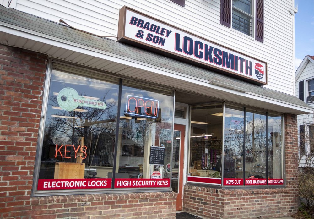 WT BRADLEY & SON LOCKSMITHS - Updated July 2024 - 12 Photos & 17 ...