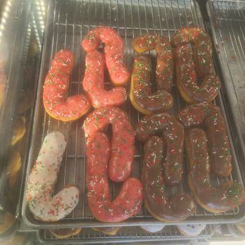B & B DONUTS - Updated May 2025 - 359 Photos & 361 Reviews - 925 S ...