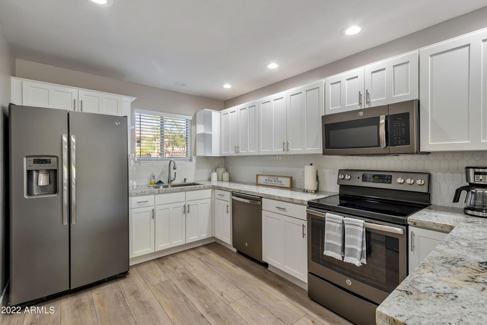 KELLI & KELLI REAL ESTATE TEAM - BETTER HOMES AND GARDENS - Updated ...