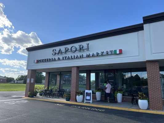 SAPORI PIZZERIA & ITALIAN MARKET - Updated January 2025 - 35 Photos ...