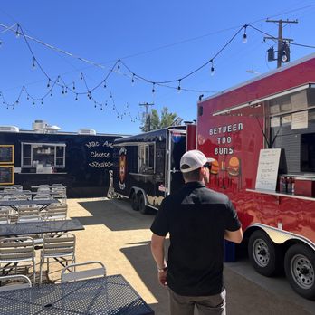 GARAGE TAP HOUSE - Updated October 2025 - 22 Photos & 24 Reviews - 603 ...