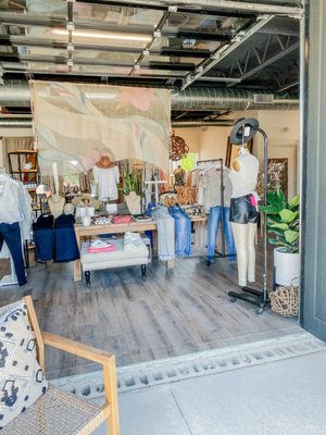 THREAD - Updated November 2024 - 53 Photos & 18 Reviews - 1110 Chambers ...