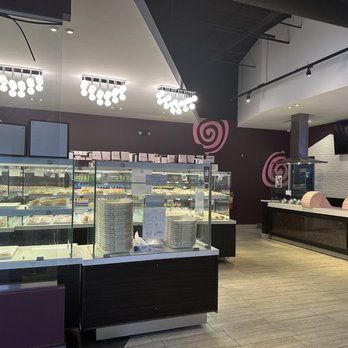 SWEET HUT BAKERY & CAFE - 1865 Photos & 798 Reviews - 2180 Pleasant ...