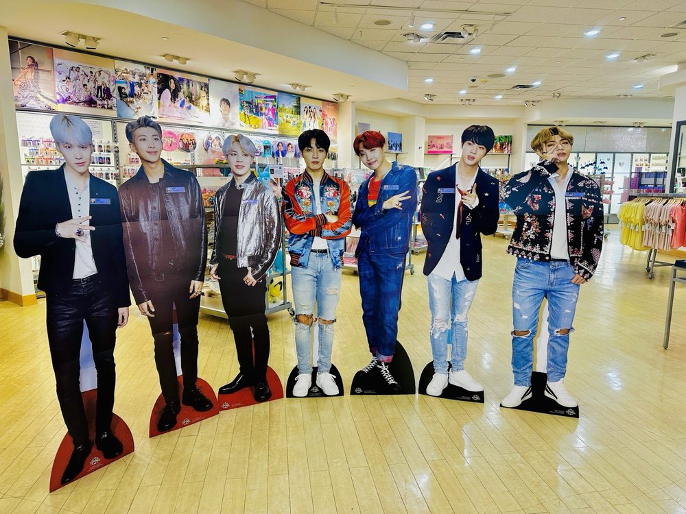 KPOP TROVE - Updated November 2024 - 22 Photos - 13350 Dallas Pkwy ...