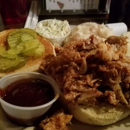 THE LUCKY PIG PUB & GRILL - Updated August 2025 - 31 Photos & 39 ...